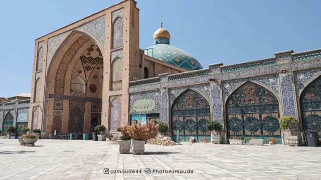 6 Fakta Menarik Masjid Imam Khomeini di Iran yang Memiliki Kubah Emas ...