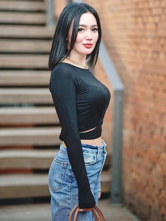 Potret Transformasi Wika Salim dari Awal Karier sampai Sekarang - Photo Fimela.com