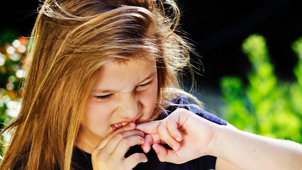 Mengatasi 'Gigit-Gigit Kuku' Pada Anak