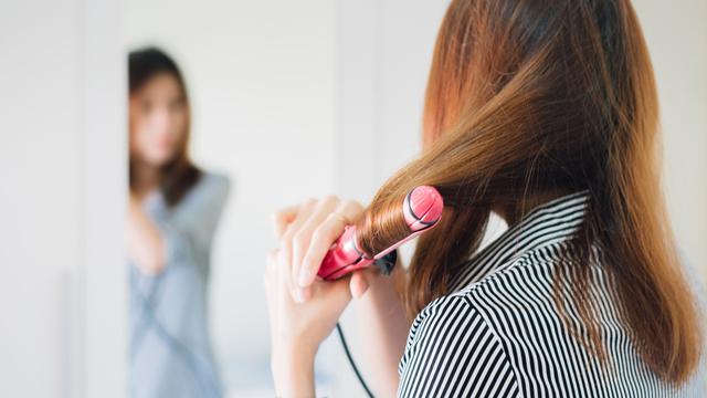 4 Tips Cegah Rambut Lepek yang Wajib Dicoba - Beauty Fimela.com