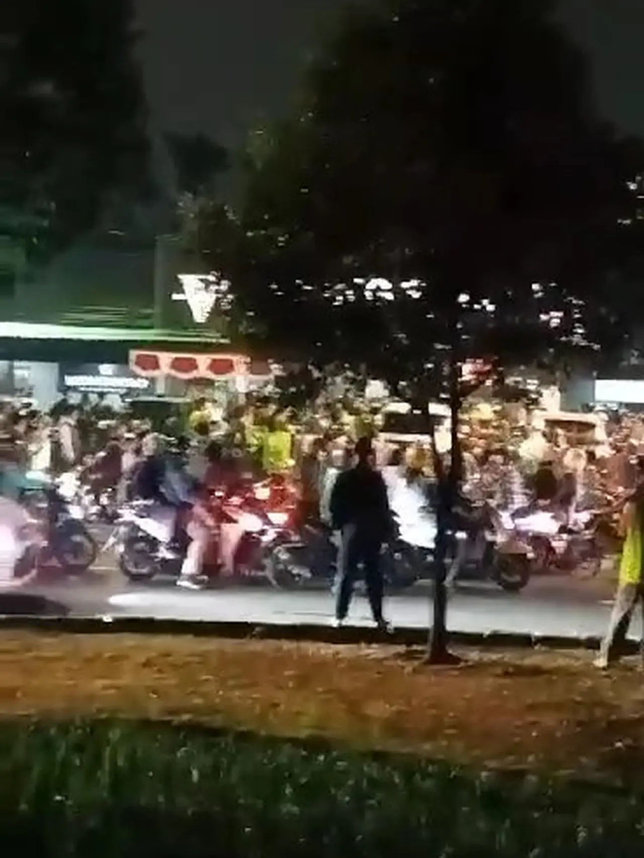 Gegara Konten Cegat Motor Lawan Arah, Youtuber Nyaris Diamuk Ojol di Tebet - News Liputan6.com