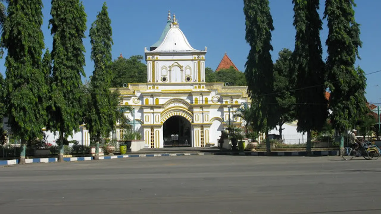 8 Wisata Sejarah di Sumenep Madura, Punya Bangunan Unik - Surabaya ...