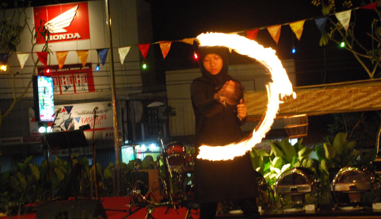 Nuansa Pantai di Tengah Kota Dalam Launching Bakaran Kampung Sendang ...