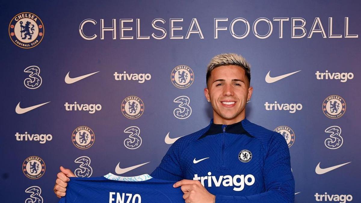 Senyum Enzo Fernandez Resmi Berseragam Chelsea
