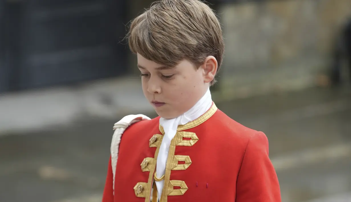 Tampannya Pangeran George Jadi Pendamping Raja Charles III di Upacara ...