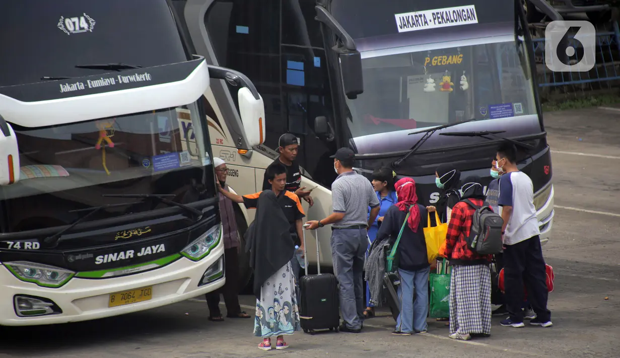 FOTO: Terminal Kampung Rambutan Kembali Beroperasi - Foto Liputan6.com