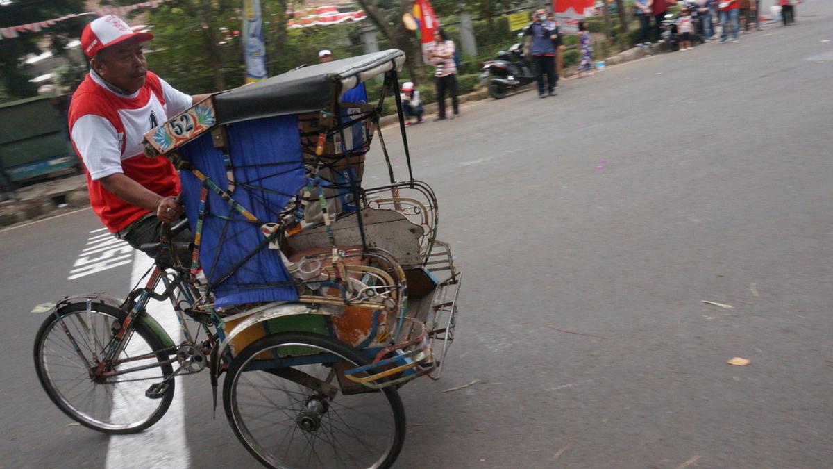 Serunya Balap Becak di Bandung, Ajang Abang Becak Bergembira - Regional ...