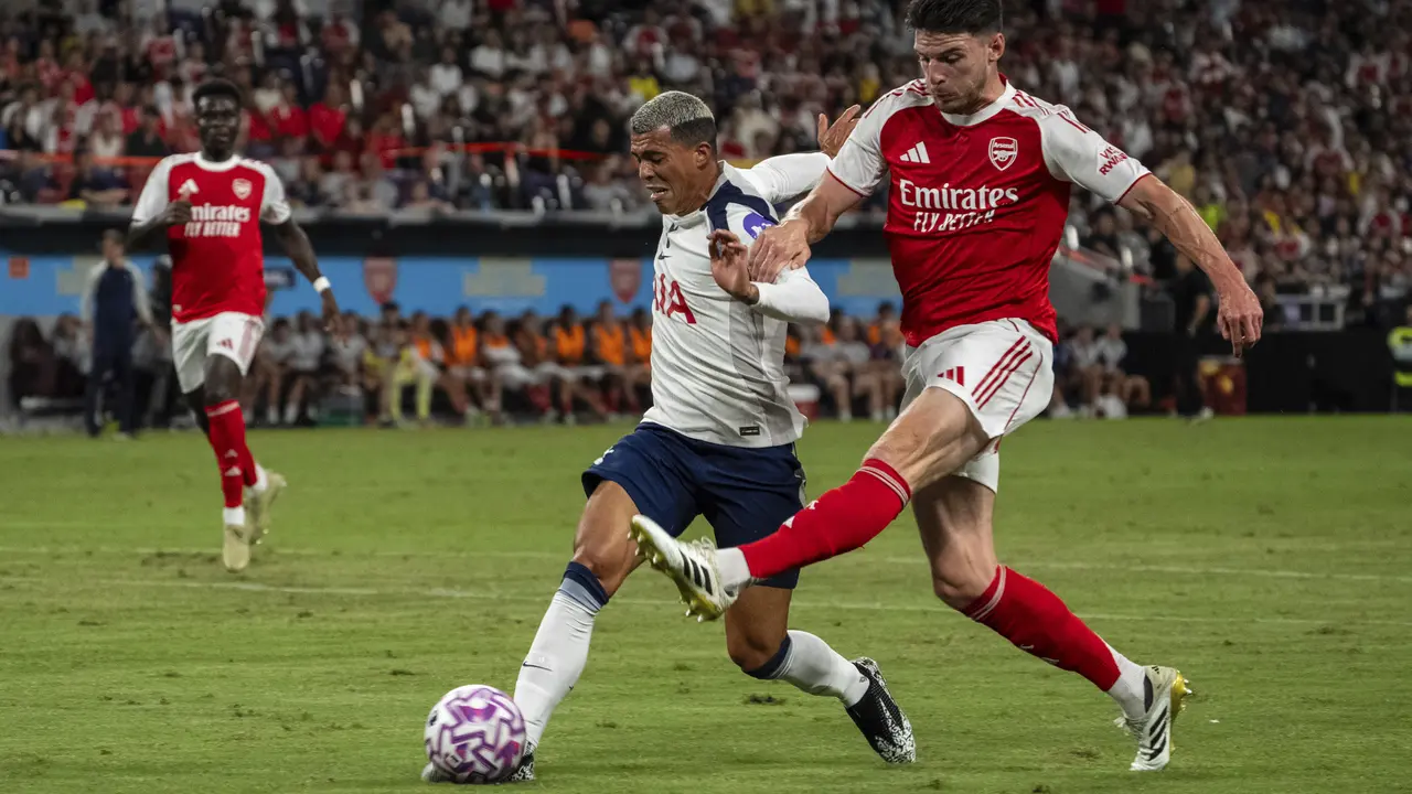 Hasil Arsenal vs Tottenham: Gol Indah Pape Sarr Bikin The Gunners Kalah - Bola Liputan6.com