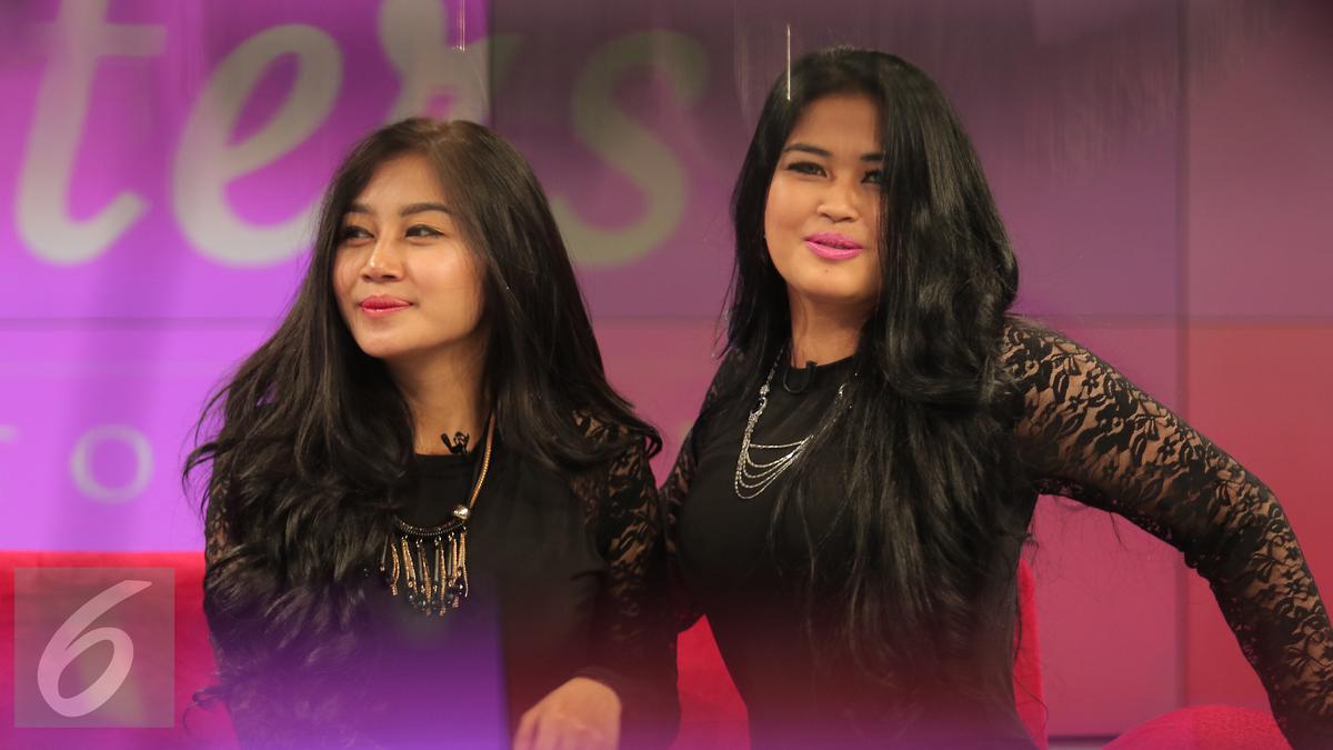 Cerita Duo Serigala Manggung, dari Bra Melorot sampai Tersungkur - ShowBiz Liputan6.com
