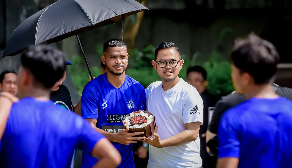 Gilang Juragan 99 Dukung Investigasi Kerusuhan Suporter Arema FC ...