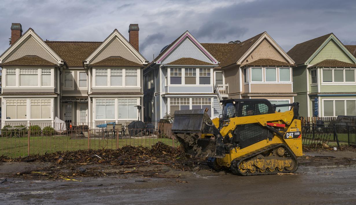 Jejak-Jejak Hantaman Badai Besar di California AS - Foto Liputan6.com