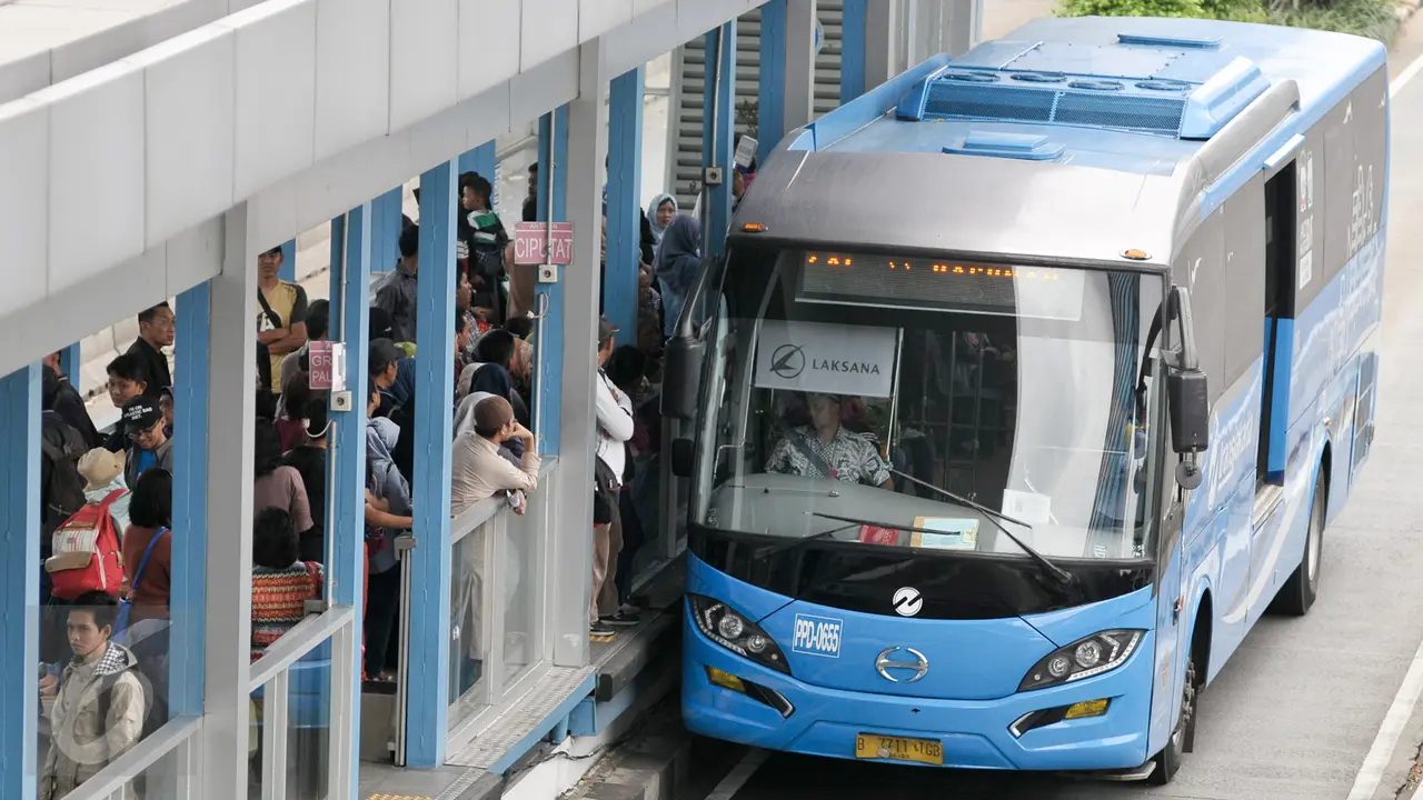 Profil PT Transjakarta, Transportasi Massal dengan Lintasan Terpanjang ...