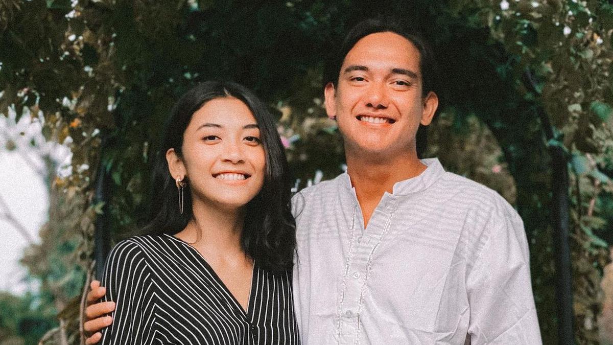 Selamat! Adipati Dolken Umumkan Kelahiran Putri Pertamanya