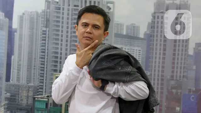 Sigit Wardana Base Jam Wajahnya Awet Muda Jelang Usia 50, Ngaku 12 ...