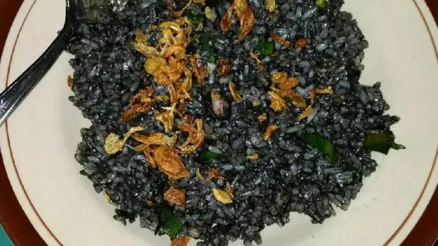 3 Resep Praktis Nasi Goreng Hitam Cumi untuk Menu Akhir Pekan ...