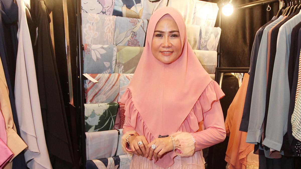 Busana Syari yang Tidak Monoton Kini Hadir dengan Desain Simple dan Elegan