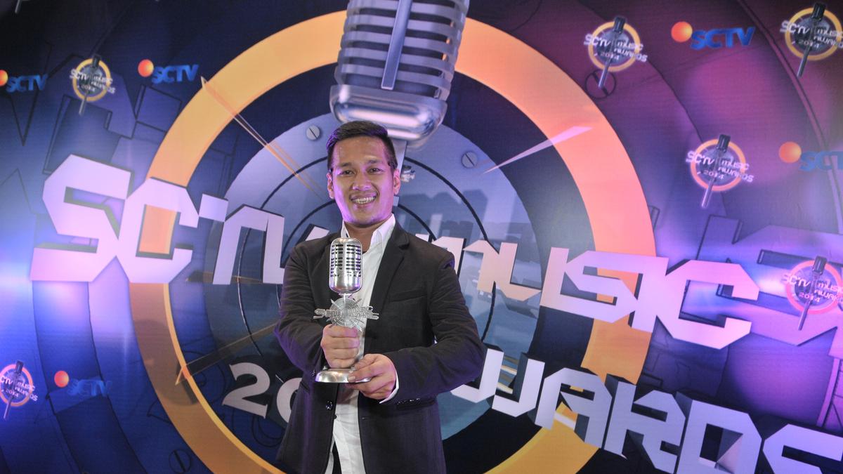 Ricky 'Five Minutes' Jadi Pemain Keyboard Paling Ngetop 2014 - ShowBiz ...