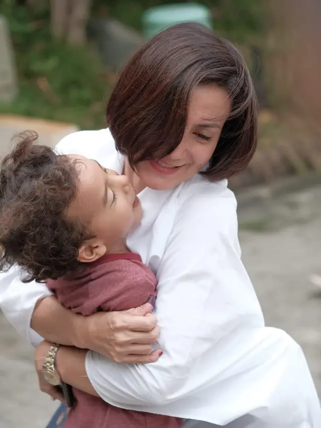 6 Momen Manis Wanda Hamidah dan Anak Bungsu, Ibu Idaman - Hot Liputan6.com