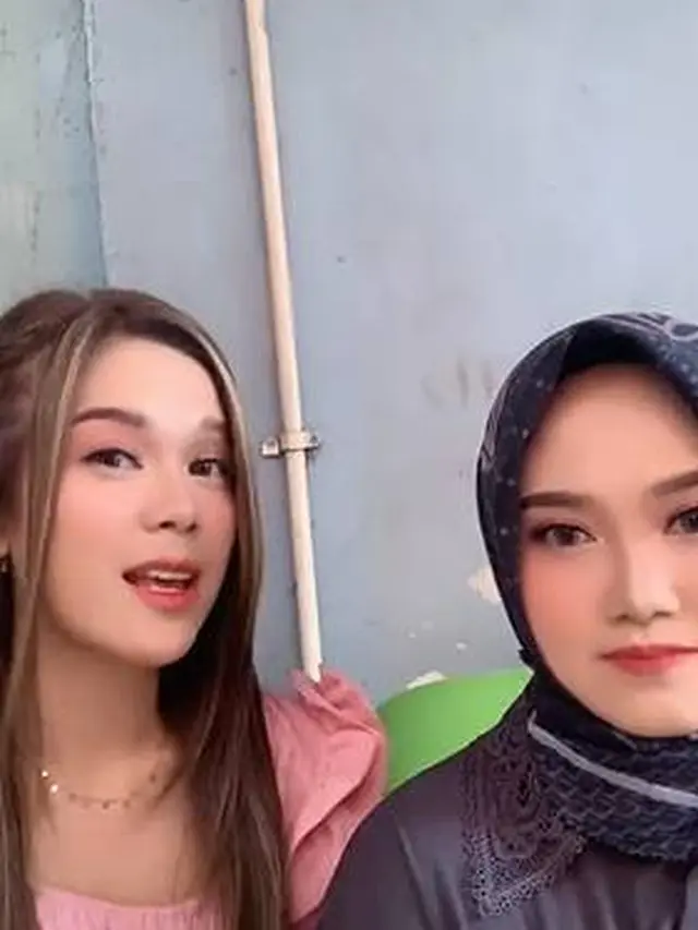 Duet Bareng Lagi, Ini Potret Sinta dan Jojo Reunian Bareng yang Kembali Viral - Hot Liputan6.com