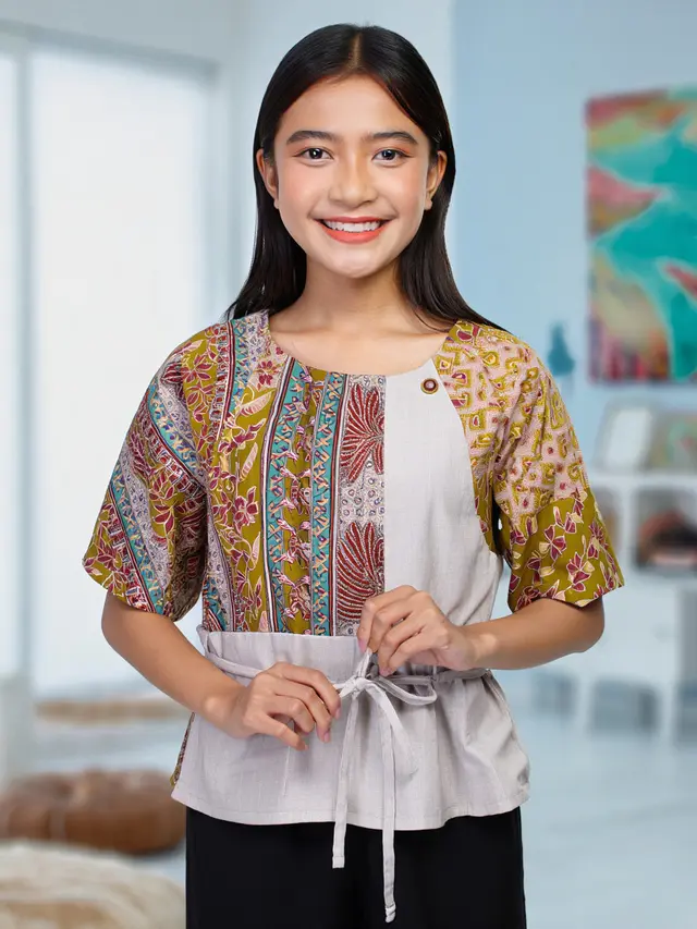 11 Model Baju Batik Kombinasi Kain Polos untuk Wanita Terbaru 2025, Simpel tapi Tetap Stylish ...