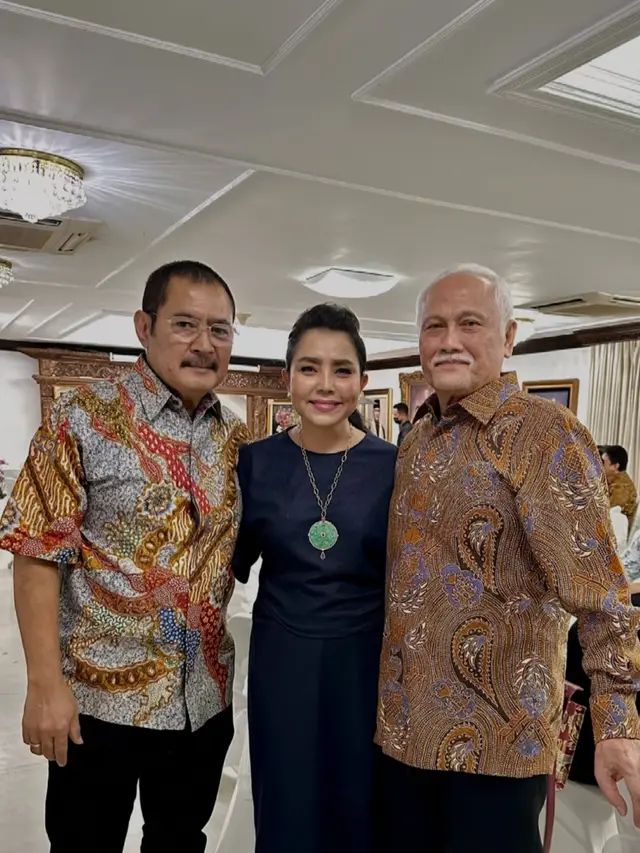 7 Potret Mayangsari dan Tutut Soeharto di Keluarga Cendana, Saudara Ipar Kompak - Hot Liputan6.com