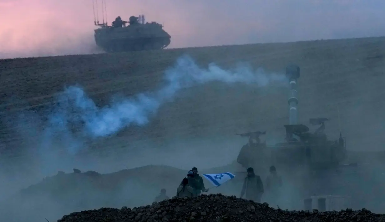 Artileri Militer Israel Bombardir Jalur Gaza Palestina, Persiapan ...