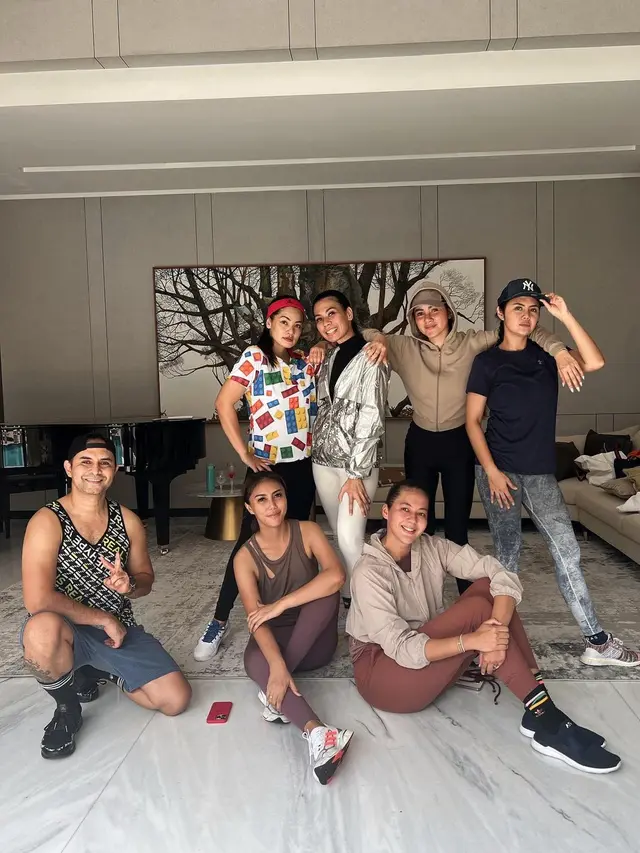 Pertemanan Sehat, Ini 6 Potret Geng Artis Olahraga Bareng - Hot ...