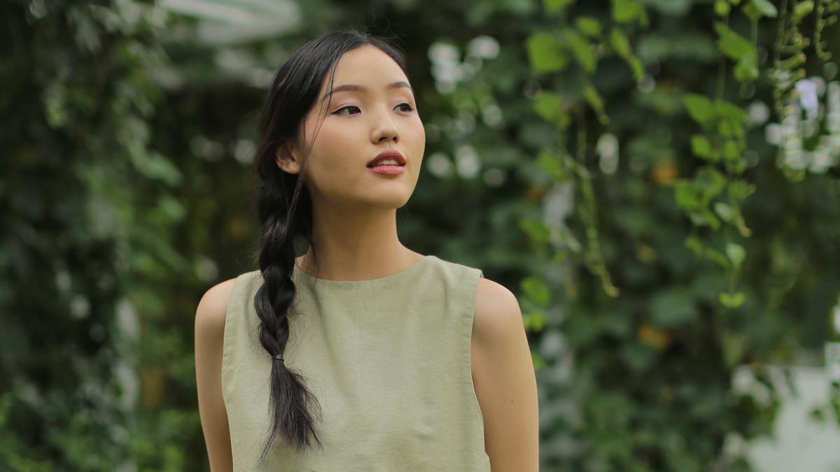 6 Tanda Orang Irit Bicara tapi Memiliki Kecerdasan Emosional Luar Biasa - Lifestyle Fimela.com