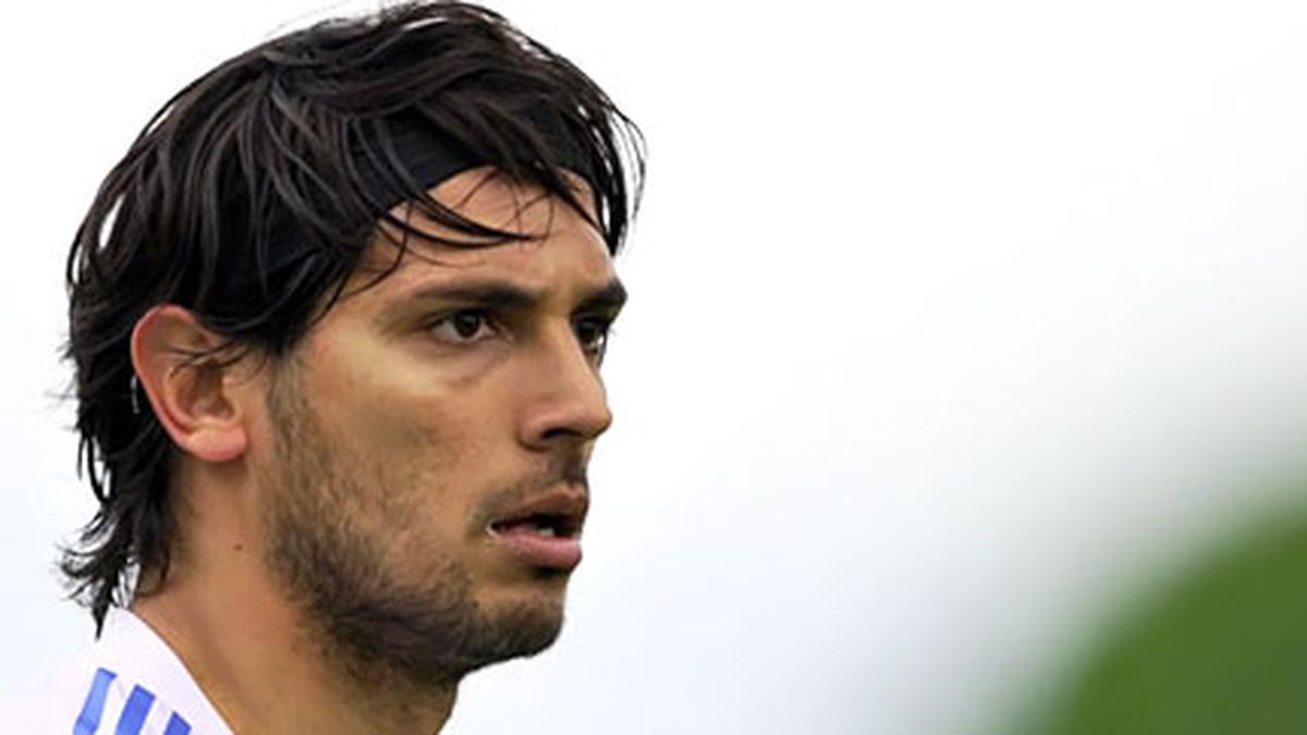 Syarat Santa Cruz Kembali ke Rovers - Bola Liputan6.com