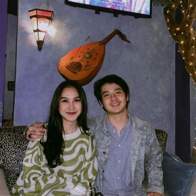 1 Tahun Pacaran, Ini 6 Potret Kebersamaan Arbani Yasiz dan Kekasihnya ...