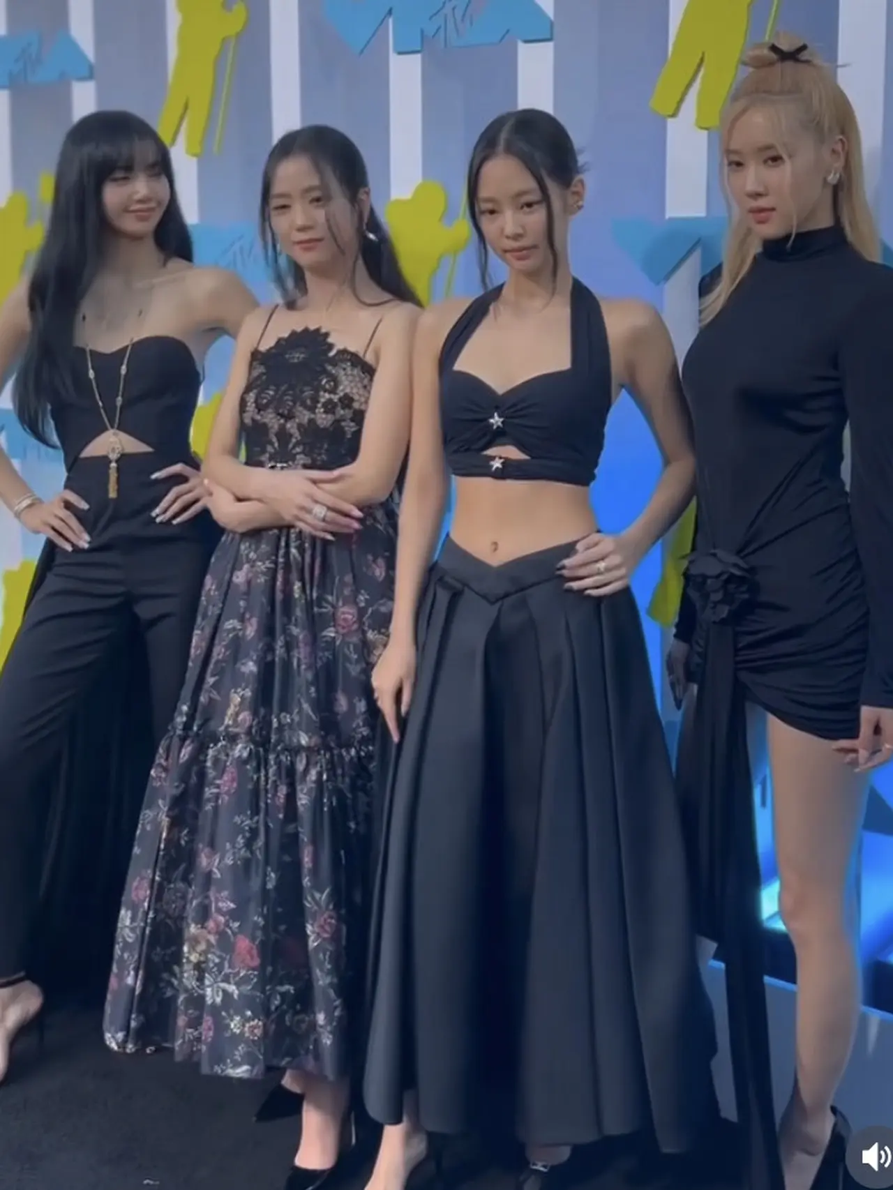 Sederet Perhiasan yang Digunakan BLACKPINK saat VMA 2022, Lisa Kenakan ...