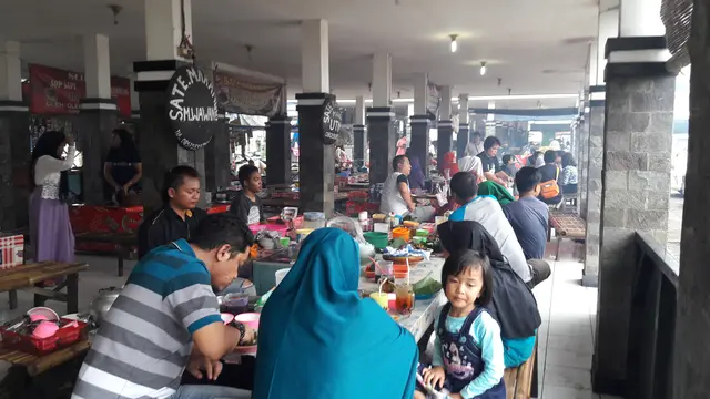 Ziarah ke Makam Mama Sempur, Keturunan Rasulullah SAW di Purwakarta ...