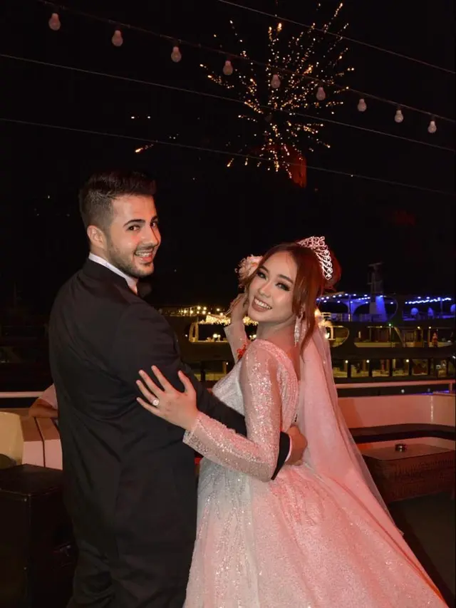 Tenny Amelia Putri Resmi Dinikahi Pengusaha Turki, Ungkap Momen ...