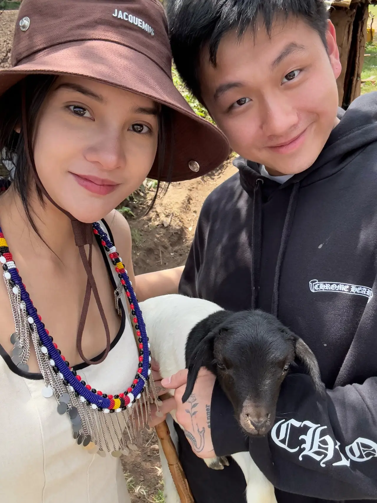 Gaya Safari Date Anya Geraldine dan Tora Widjaja Liburan di Afrika, Serasi dalam Balutan Busana ...