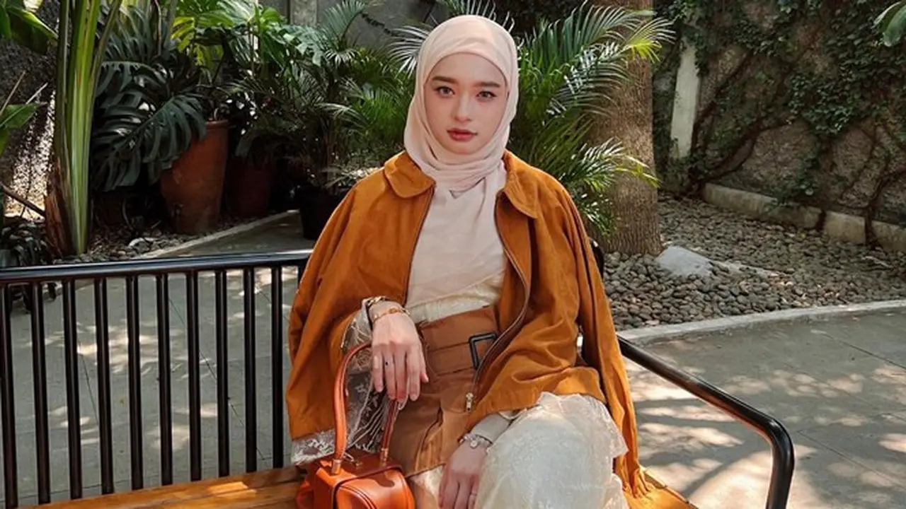 7 Gaya OOTD Berhijab Ala Inara Rusli Ini Bisa Jadi Inspirasi Outfit ...