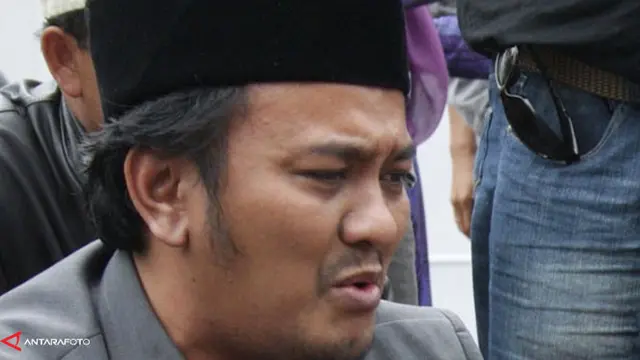 Diminta Nulis Biografi, Dicky Chandra Takut Ada yang Tersinggung - ShowBiz Liputan6.com