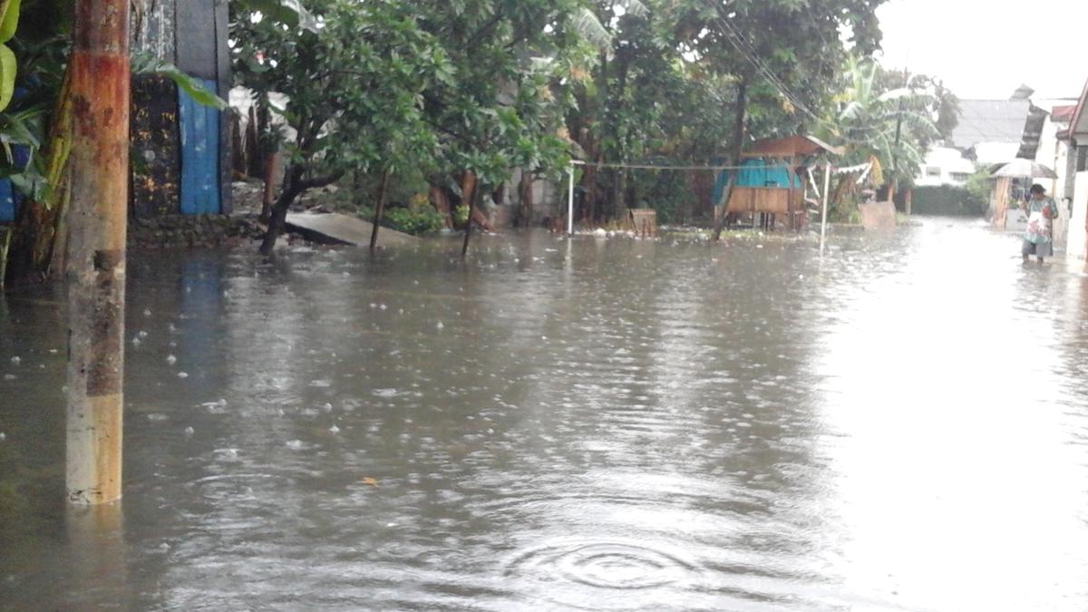 Kali Pesing Meluap, Kedaung Kali Angke Kebanjiran - News Liputan6.com