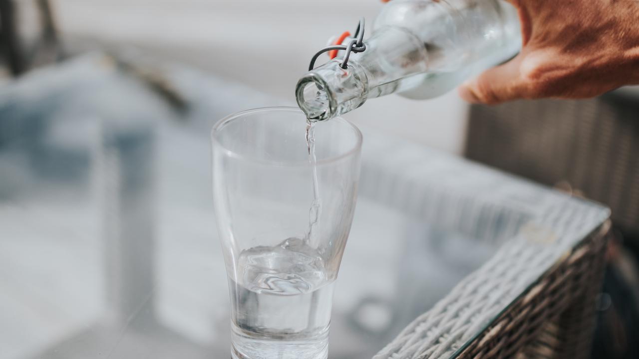 5 Masalah Kesehatan yang Bisa Diatasi dengan Minum Air Putih