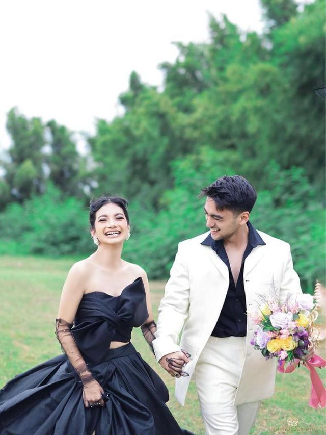 Bak Prewedding, Intip 9 Gaya Kompak Pemotretan Ratu Sofya dan Vladimir ...