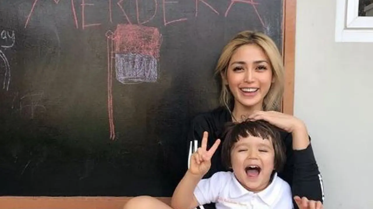 Jessica Iskandar dan Kekasihnya Buat Video Unik Galang Dana Untuk Gempa ...