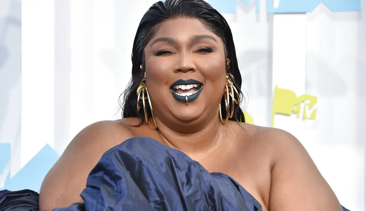 Lizzo Hadiri MTV VMA 2022 Pakai Dress Super Jumbo, Bikin Penasaran ...