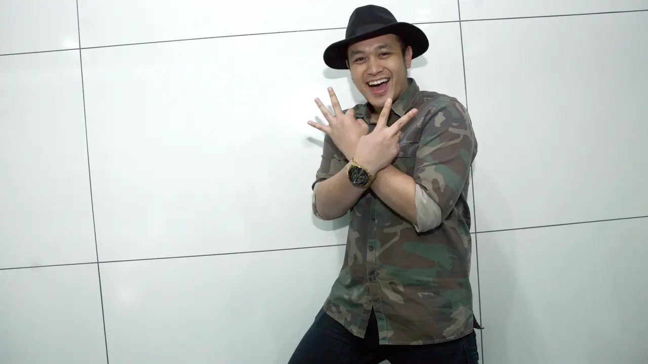 Rayakan Ulang Tahun Ke-30, Begini 7 Transformasi Gilang Dirga - Hot ...