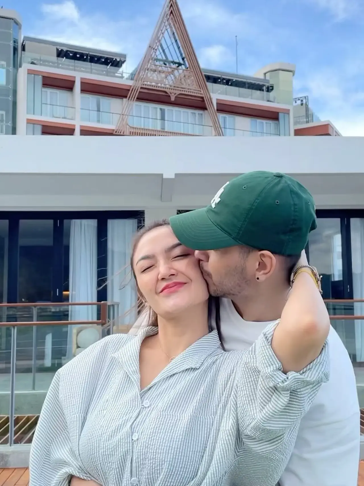 7 Potret Seru Siti Badriah dan Krisjiana Baharudin Liburan ke Samosir ...