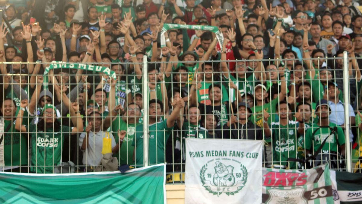 Potret Keharmonisan Fans PSMS di Antara Ribuan Suporter PSIS ...