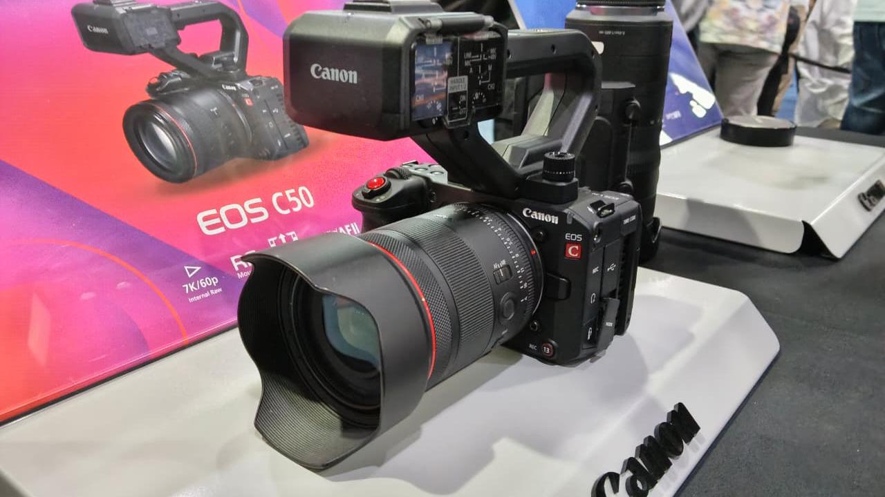 Canon EOS C50, Kamera Sinema Super Ringkas untuk Kreator Profesional