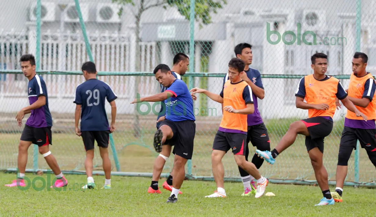 Live: Keceriaan 4 Pelatih Indonesia di T-Team Malaysia - Foto Bola.com
