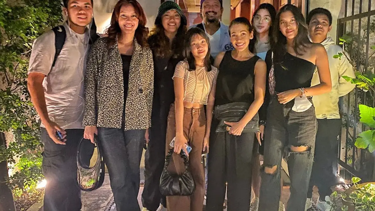 5 Potret Tora Sudiro Bersama Jenaka Mahila, Sang Putri Bungsu yang ...