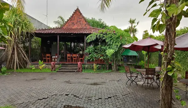 10 Rekomendasi Tempat Makan Enak Dekat Pasar Raya Padang 2025, Kuliner Wajib di Pusat Kota ...