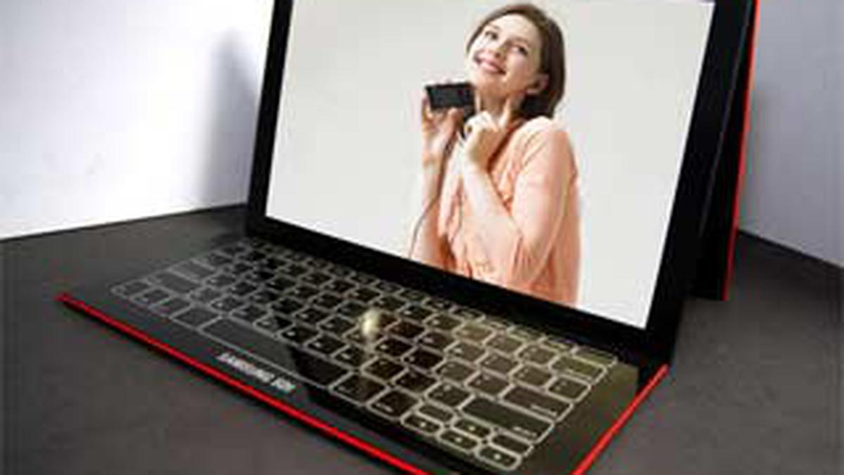 Samsung Tawarkan Laptop Berteknologi OLED