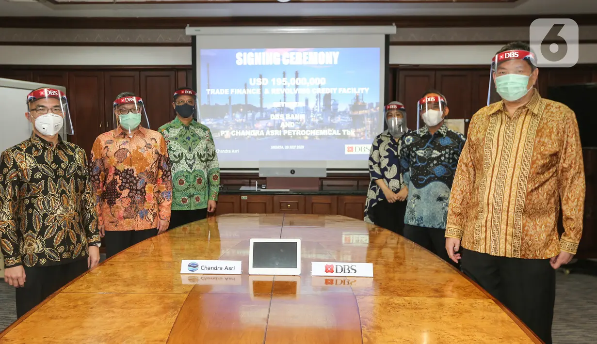 FOTO: DBS Indonesia Kucurkan Pinjaman Rp 2,9 T kepada Chandra Asri - Foto Liputan6.com